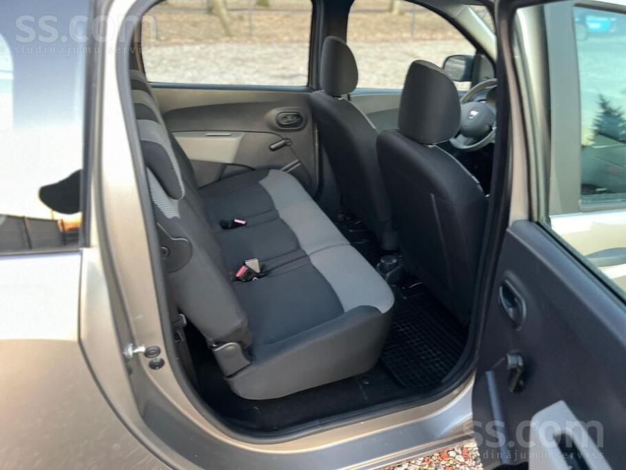 Yellow Dacia Lodgy 2015 in Cesis, with an engine capacity of 1.20 L and mileage of 84 thousand km for 4900 €, photo 16 on AUTOMOTO.COM.LV