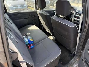 Black Dacia Logan 2012 in Marijampole, with an engine capacity of 1.60 L and mileage of 135 thousand km for 2999 €, photo 12 on AUTOMOTO.COM.LV