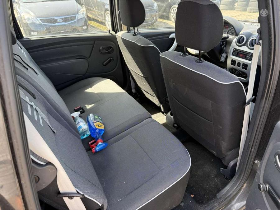 Black Dacia Logan 2012 in Marijampole, with an engine capacity of 1.60 L and mileage of 135 thousand km for 2999 €, photo 12 on AUTOMOTO.COM.LV