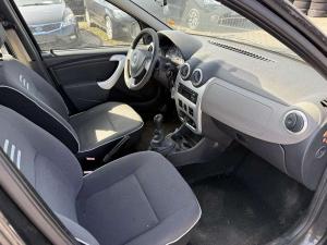 Black Dacia Logan 2012 in Marijampole, with an engine capacity of 1.60 L and mileage of 135 thousand km for 2999 €, photo 13 on AUTOMOTO.COM.LV