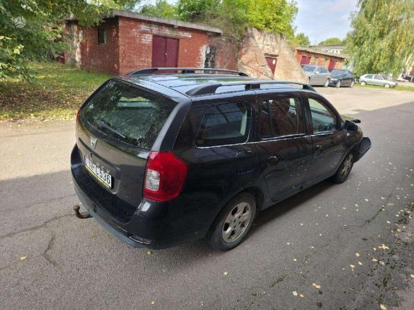 Dacia Logan 2016 in Kaunas on AUTOMOTO.COM.LV Black Dacia Logan 2016 in Kaunas, with an engine capacity of 0.90 L and mileage of 208 thousand km for 2200 €, photo 4 on AUTOMOTO.COM.LV