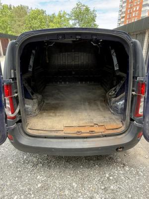 Zils Dacia Logan 2012 Tallina, ar dzinēja tilpumu 0.00 L un nobraukumu 175 tūkst. km par 999 €, foto 9 vietnē AUTOMOTO.COM.LV