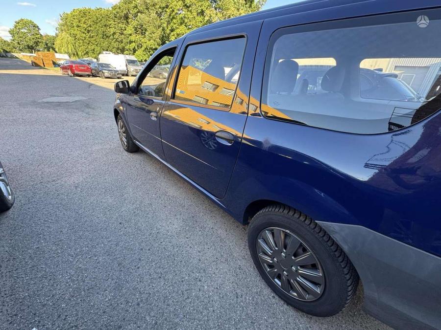 Blue Dacia Logan 2009 in Panevezys, with an engine capacity of 1.40 L and mileage of 137 thousand km for 1250 €, photo 7 on AUTOMOTO.COM.LV