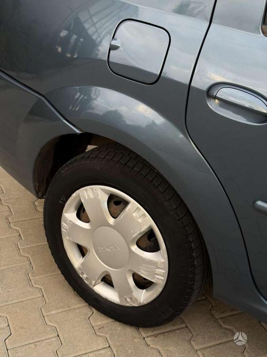 Zils Dacia Logan 2007 Viļņa, ar dzinēja tilpumu 1.60 L un nobraukumu 197 tūkst. km par 1490 €, foto 7 vietnē AUTOMOTO.COM.LV