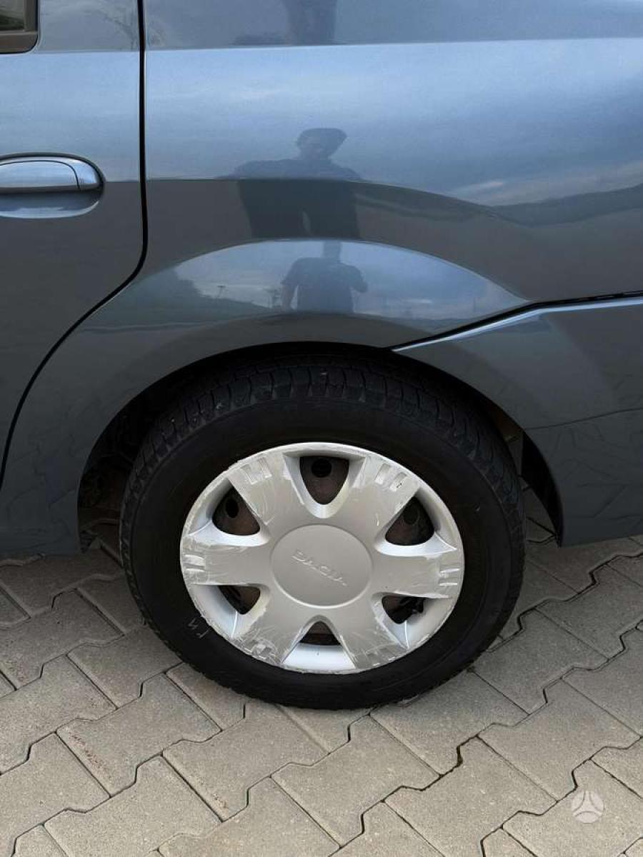 Zils Dacia Logan 2007 Viļņa, ar dzinēja tilpumu 1.60 L un nobraukumu 197 tūkst. km par 1490 €, foto 9 vietnē AUTOMOTO.COM.LV