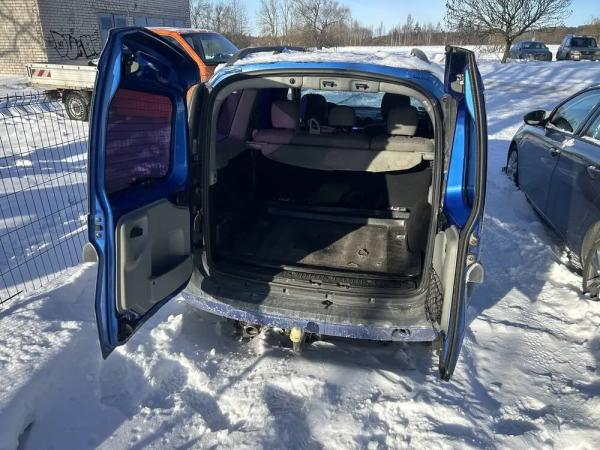 Zils Dacia Logan 2007 Grobiņa, ar dzinēja tilpumu 1.60 L un nobraukumu 260 tūkst. km par 2500 €, foto 4 vietnē AUTOMOTO.COM.LV
