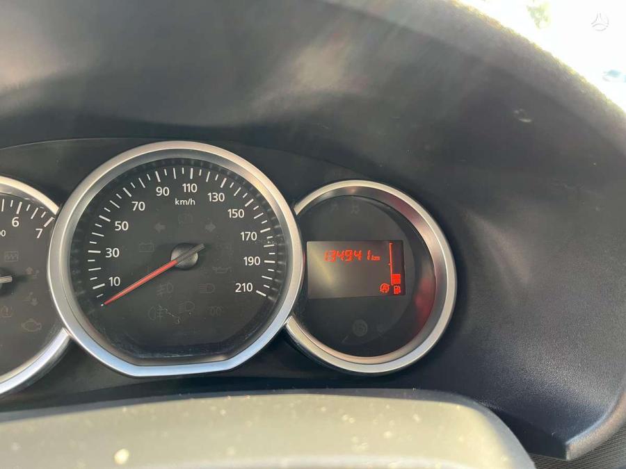 Blue Dacia Logan 2018 in Siauliai, with an engine capacity of 0.90 L and mileage of 134 thousand km for 3850 €, photo 14 on AUTOMOTO.COM.LV