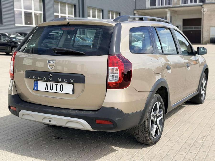 Brown Dacia Logan 2018 in Taurage, with an engine capacity of 0.90 L and mileage of 175 thousand km for 5999 €, photo 10 on AUTOMOTO.COM.LV