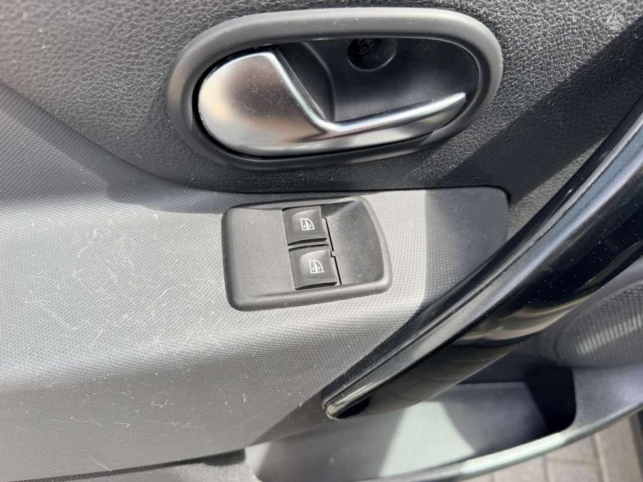 Brown Dacia Logan 2018 in Taurage, with an engine capacity of 0.90 L and mileage of 175 thousand km for 5999 €, photo 16 on AUTOMOTO.COM.LV