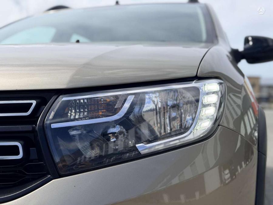Brown Dacia Logan 2018 in Taurage, with an engine capacity of 0.90 L and mileage of 175 thousand km for 5999 €, photo 4 on AUTOMOTO.COM.LV
