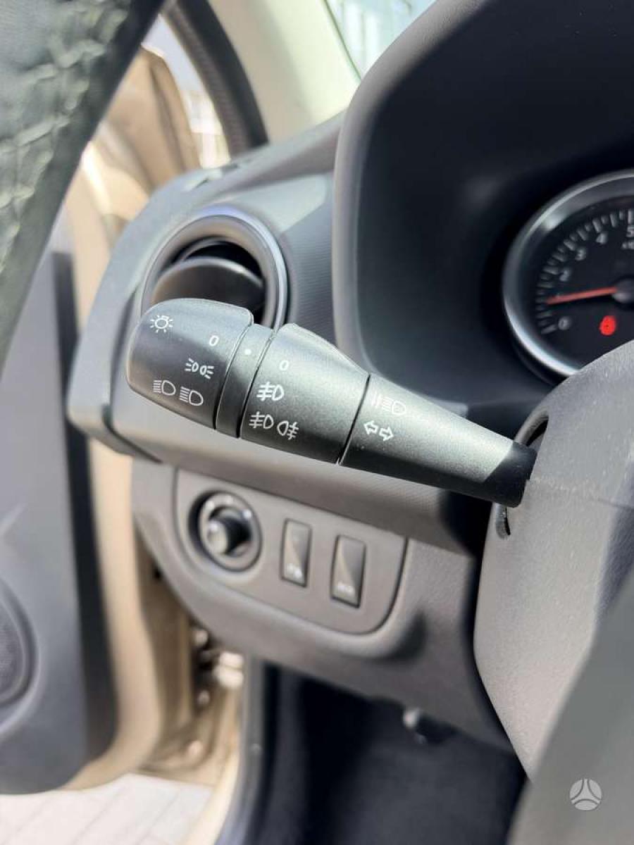 Brown Dacia Logan 2018 in Taurage, with an engine capacity of 0.90 L and mileage of 175 thousand km for 5999 €, photo 11 on AUTOMOTO.COM.LV