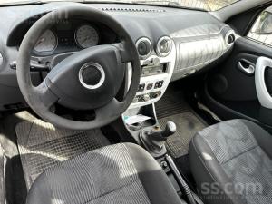Pelēks Dacia Logan 2009 Rīga, ar dzinēja tilpumu 1.60 L un nobraukumu 214 tūkst. km par 1950 €, foto 3 vietnē AUTOMOTO.COM.LV