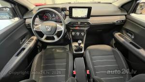 Grey Dacia Logan 2021 in Narva, with an engine capacity of 1.00 L and mileage of 38 thousand km for 10990 €, photo 7 on AUTOMOTO.COM.LV