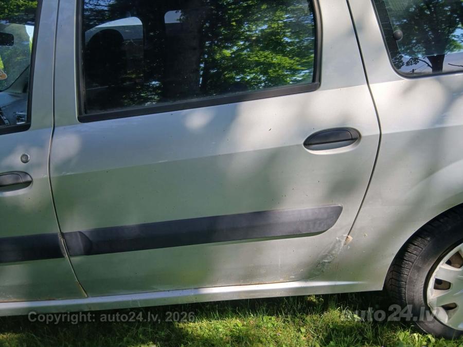 Grey Dacia Logan 2008 in Tallinn, with an engine capacity of 1.60 L and mileage of 230 thousand km for 1000 €, photo 3 on AUTOMOTO.COM.LV