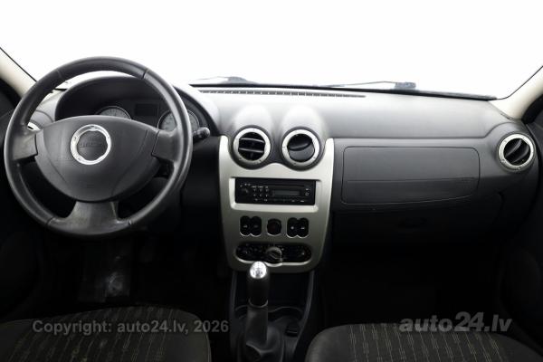 Grey Dacia Logan 2012 in Tallinn, with an engine capacity of 1.60 L and mileage of 195 thousand km for 1299 €, photo 5 on AUTOMOTO.COM.LV