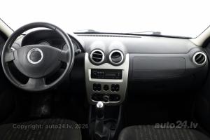 Grey Dacia Logan 2012 in Tallinn, with an engine capacity of 1.60 L and mileage of 195 thousand km for 1299 €, photo 6 on AUTOMOTO.COM.LV