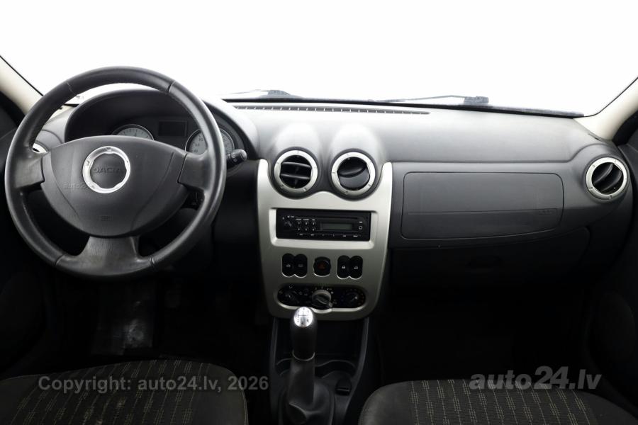 Grey Dacia Logan 2012 in Tallinn, with an engine capacity of 1.60 L and mileage of 195 thousand km for 1299 €, photo 6 on AUTOMOTO.COM.LV