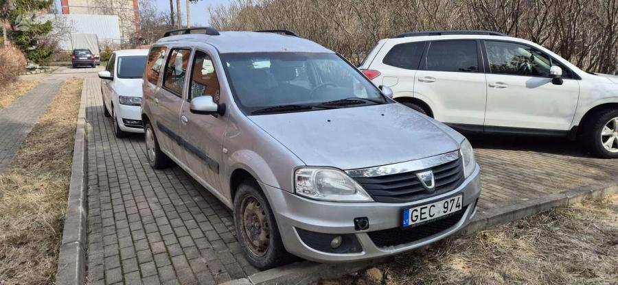 Grey Dacia Logan 2012 in Visaginas, with an engine capacity of 0.00 L and mileage of 170 thousand km for 680 €, photo 1 on AUTOMOTO.COM.LV