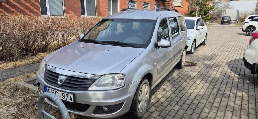 Grey Dacia Logan 2012 in Visaginas, with an engine capacity of 0.00 L and mileage of 170 thousand km for 680 €, photo 3 on AUTOMOTO.COM.LV