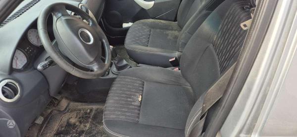 Pelēks Dacia Logan 2012 Visaginas, ar dzinēja tilpumu 0.00 L un nobraukumu 170 tūkst. km par 680 €, foto 4 vietnē AUTOMOTO.COM.LV