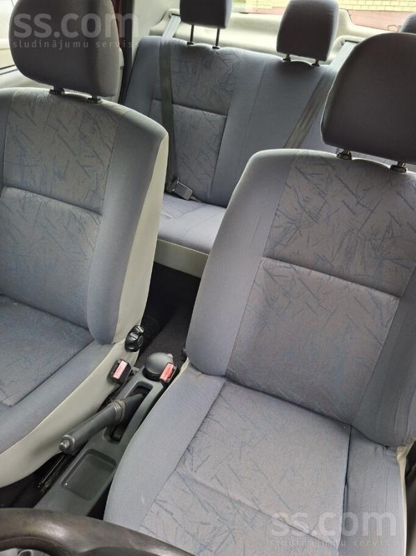 Sarkans Dacia Logan 2006 Balvi, ar dzinēja tilpumu 1.40 L un nobraukumu 191 tūkst. km par 930 €, foto 5 vietnē AUTOMOTO.COM.LV
