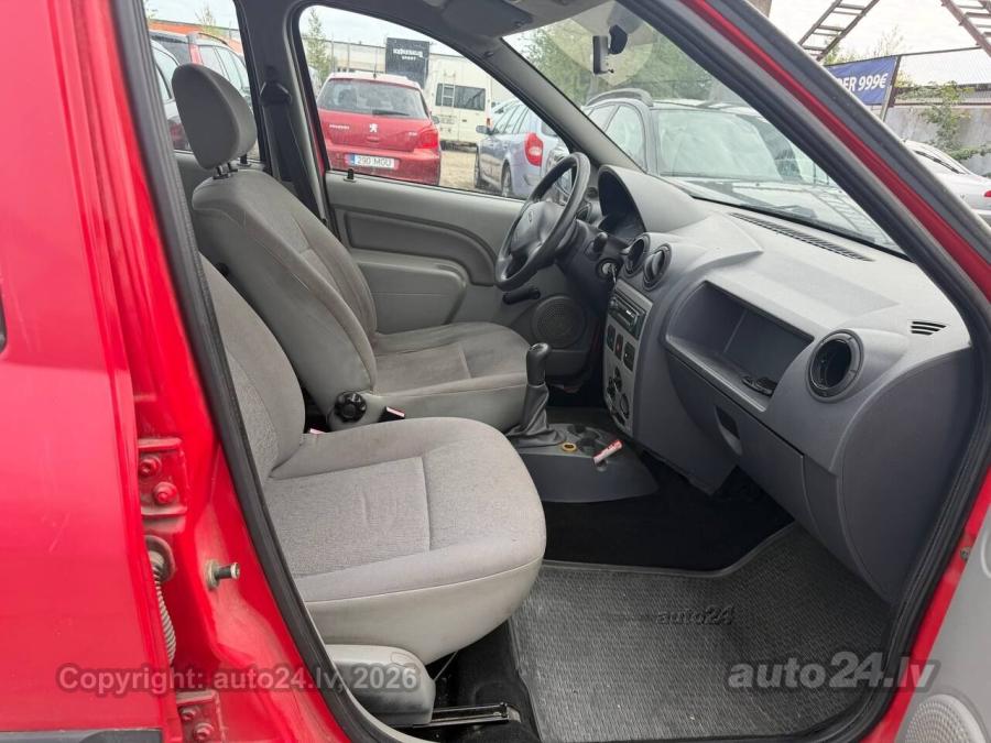 Sarkans Dacia Logan 2007 Tallina, ar dzinēja tilpumu 1.40 L un nobraukumu 326 tūkst. km par 399 €, foto 7 vietnē AUTOMOTO.COM.LV