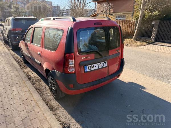 Red Dacia Logan 2007 in Riga, with an engine capacity of 1.60 L and mileage of 204 thousand km for 1200 €, photo 3 on AUTOMOTO.COM.LV