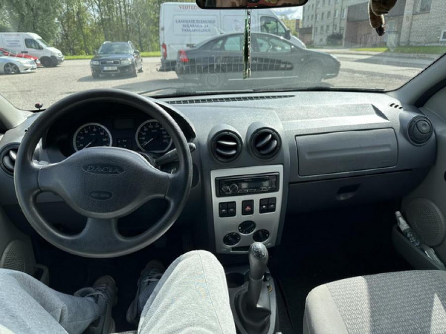 Sarkans Dacia Logan 2008 Narva, ar dzinēja tilpumu 1.60 L un nobraukumu 207 tūkst. km par 700 €, foto 3 vietnē AUTOMOTO.COM.LV