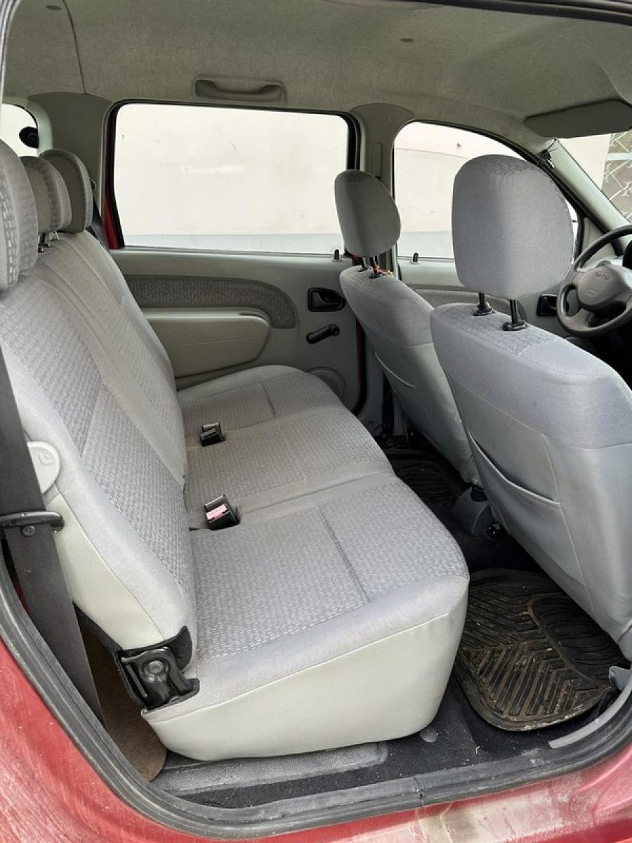 Sarkans Dacia Logan 2008 Narva, ar dzinēja tilpumu 1.60 L un nobraukumu 207 tūkst. km par 700 €, foto 17 vietnē AUTOMOTO.COM.LV