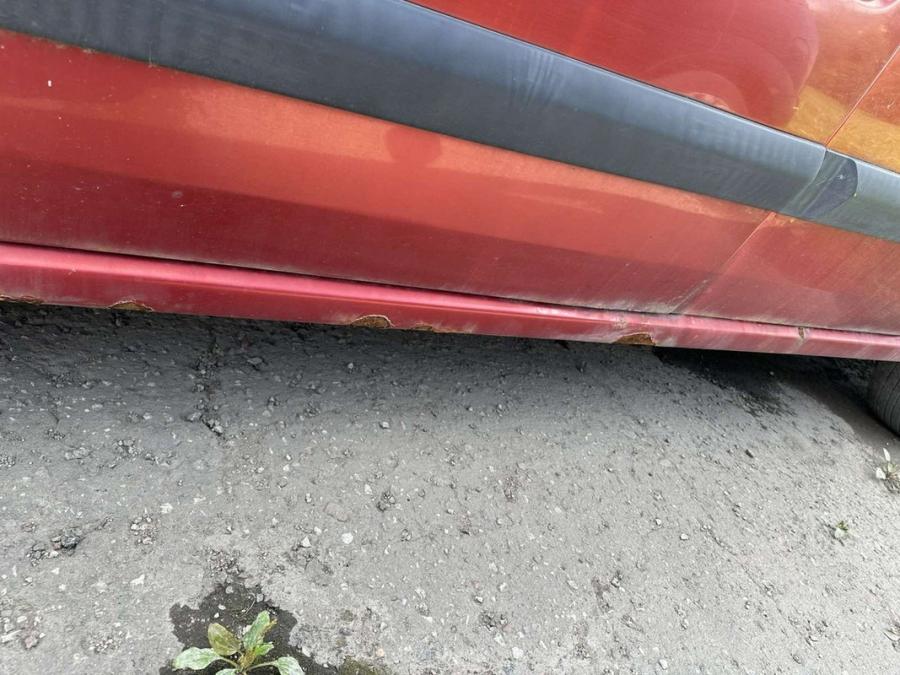 Sarkans Dacia Logan 2008 Narva, ar dzinēja tilpumu 1.60 L un nobraukumu 207 tūkst. km par 700 €, foto 19 vietnē AUTOMOTO.COM.LV