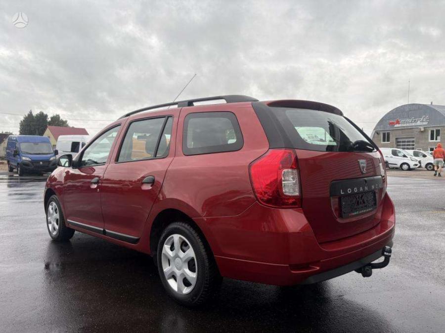 Red Dacia Logan 2017 in Radviliskis, with an engine capacity of 1.46 L and mileage of 209 thousand km for 5250 €, photo 5 on AUTOMOTO.COM.LV