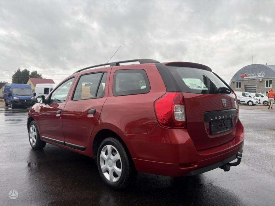 Red Dacia Logan 2017 in Radviliskis, with an engine capacity of 1.46 L and mileage of 209 thousand km for 4950 €, photo 5 on AUTOMOTO.COM.LV