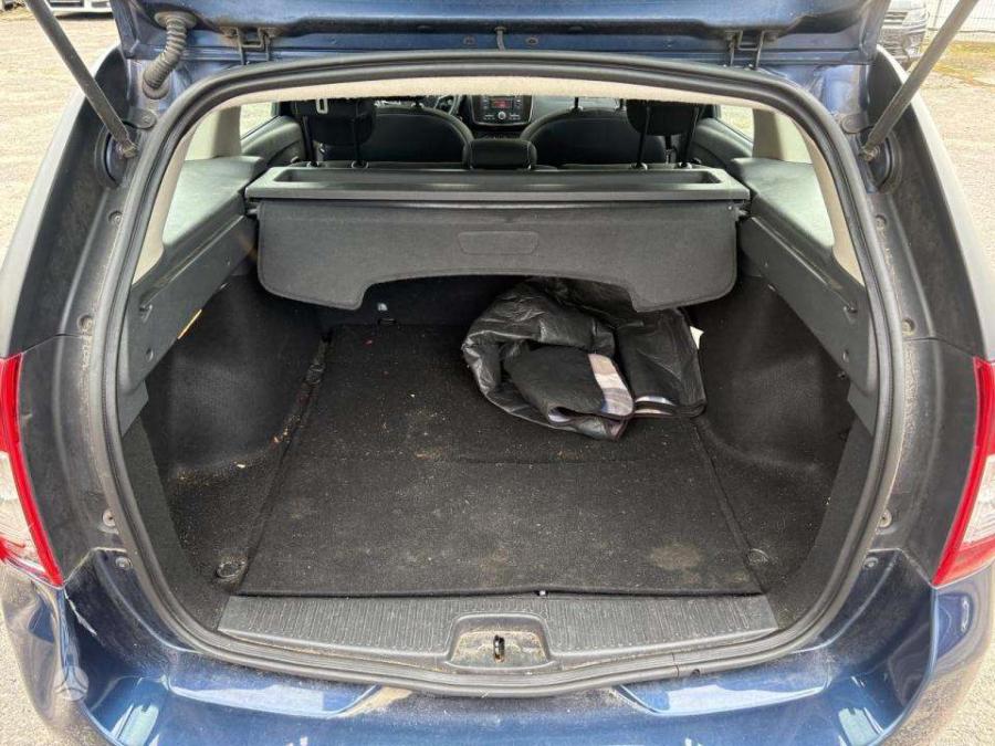Dacia Logan 2017 in Radviliskis, with an engine capacity of 1.46 L and mileage of 266 thousand km for 3650 €, photo 12 on AUTOMOTO.COM.LV