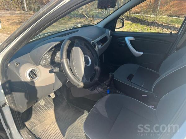 Balts Dacia Logan 2012 Rīga, ar dzinēja tilpumu 1.50 L un nobraukumu 169 tūkst. km par 2800 €, foto 4 vietnē AUTOMOTO.COM.LV