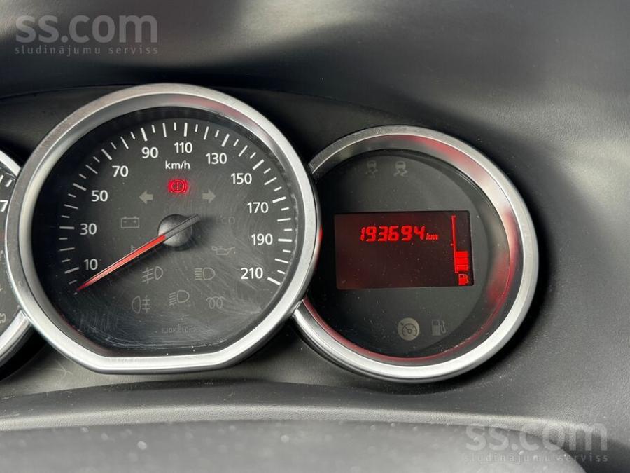 Balts Dacia Logan 2017 Rīga, ar dzinēja tilpumu 1.00 L un nobraukumu 194 tūkst. km par 3595 €, foto 13 vietnē AUTOMOTO.COM.LV