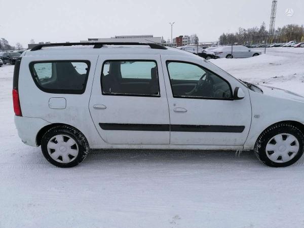White Dacia Logan 2011 in Marijampole, with an engine capacity of 1.60 L and mileage of 117 thousand km for 1450 €, photo 7 on AUTOMOTO.COM.LV