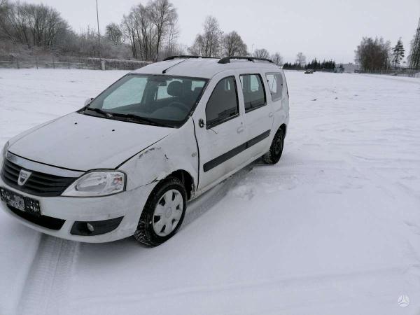 White Dacia Logan 2011 in Marijampole, with an engine capacity of 1.60 L and mileage of 117 thousand km for 1450 €, photo 9 on AUTOMOTO.COM.LV