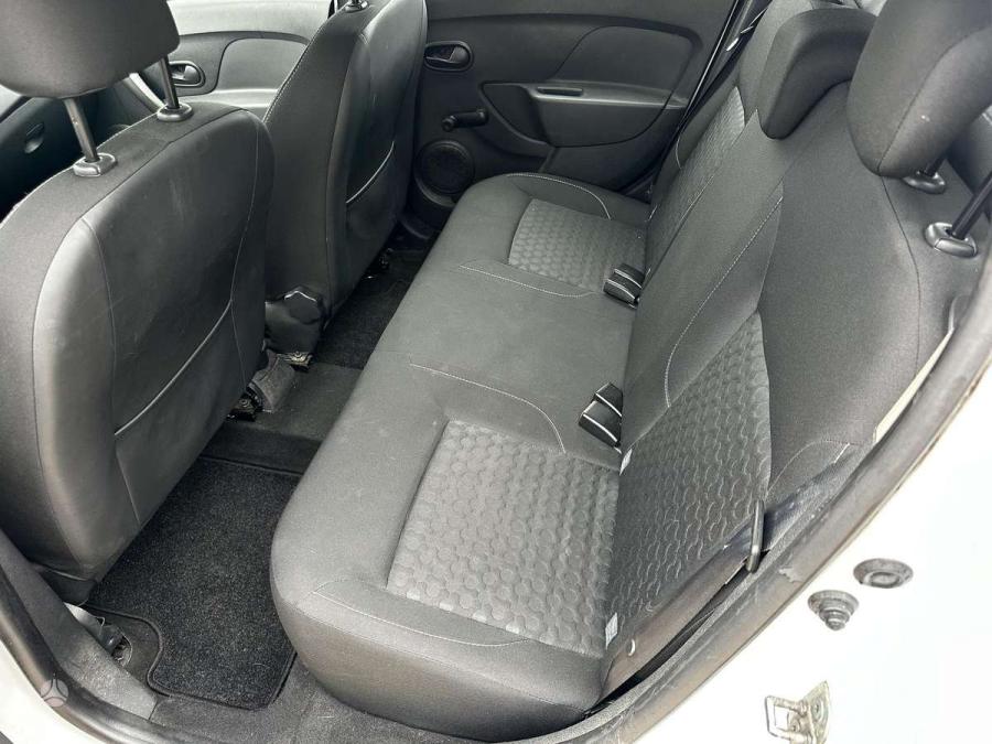 Balts Dacia Logan 2014 Prienai, ar dzinēja tilpumu 1.46 L un nobraukumu 252 tūkst. km par 2500 €, foto 13 vietnē AUTOMOTO.COM.LV