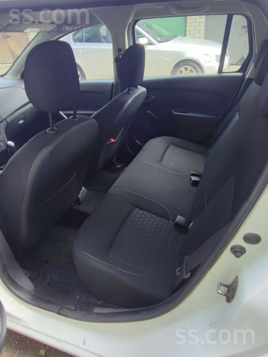 Balts Dacia Logan 2015 Rīga, ar dzinēja tilpumu 1.50 L un nobraukumu 240 tūkst. km par 2800 €, foto 8 vietnē AUTOMOTO.COM.LV