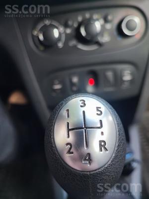 Balts Dacia Logan 2015 Rīga, ar dzinēja tilpumu 1.50 L un nobraukumu 240 tūkst. km par 2800 €, foto 12 vietnē AUTOMOTO.COM.LV