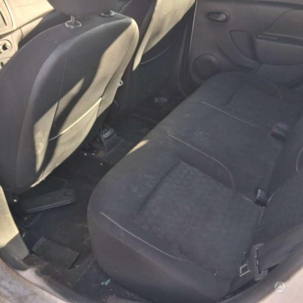 Balts Dacia Logan 2016 Panevēža, ar dzinēja tilpumu 1.46 L un nobraukumu 260 tūkst. km par 1750 €, foto 8 vietnē AUTOMOTO.COM.LV