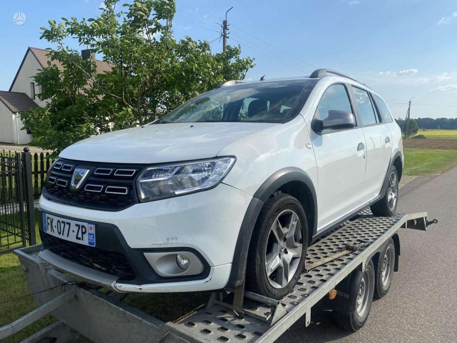 White Dacia Logan 2019 in Marijampole, with an engine capacity of 1.46 L and mileage of 158 thousand km for 4200 €, photo 5 on AUTOMOTO.COM.LV