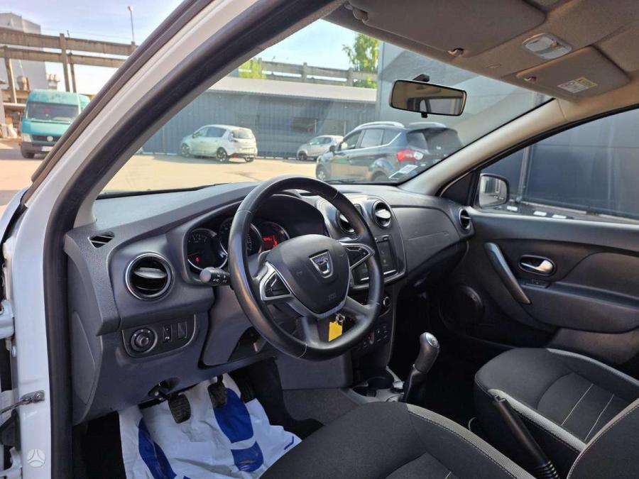 Balts Dacia Logan 2019 Tauragė, ar dzinēja tilpumu 1.46 L un nobraukumu 220 tūkst. km par 5300 €, foto 8 vietnē AUTOMOTO.COM.LV
