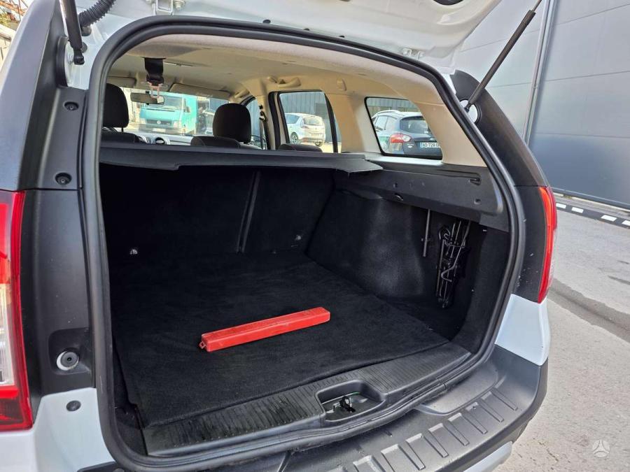Balts Dacia Logan 2019 Tauragė, ar dzinēja tilpumu 1.46 L un nobraukumu 220 tūkst. km par 5300 €, foto 12 vietnē AUTOMOTO.COM.LV