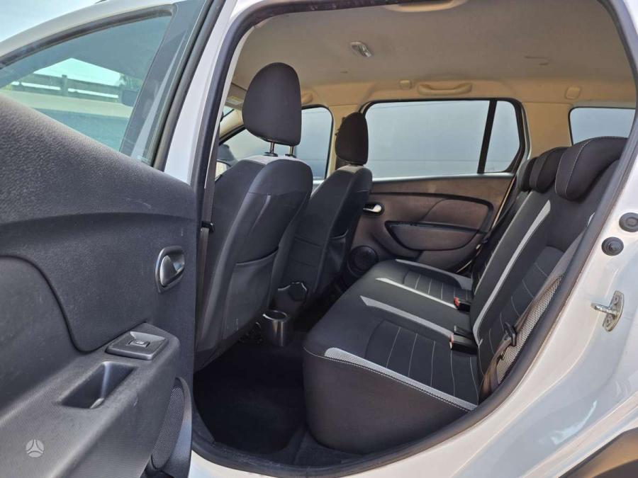 Balts Dacia Logan 2019 Tauragė, ar dzinēja tilpumu 1.46 L un nobraukumu 220 tūkst. km par 5300 €, foto 13 vietnē AUTOMOTO.COM.LV