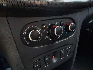 Balts Dacia Logan 2019 Tauragė, ar dzinēja tilpumu 1.46 L un nobraukumu 220 tūkst. km par 5300 €, foto 14 vietnē AUTOMOTO.COM.LV