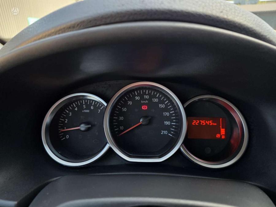 Balts Dacia Logan 2019 Tauragė, ar dzinēja tilpumu 1.46 L un nobraukumu 220 tūkst. km par 5300 €, foto 16 vietnē AUTOMOTO.COM.LV
