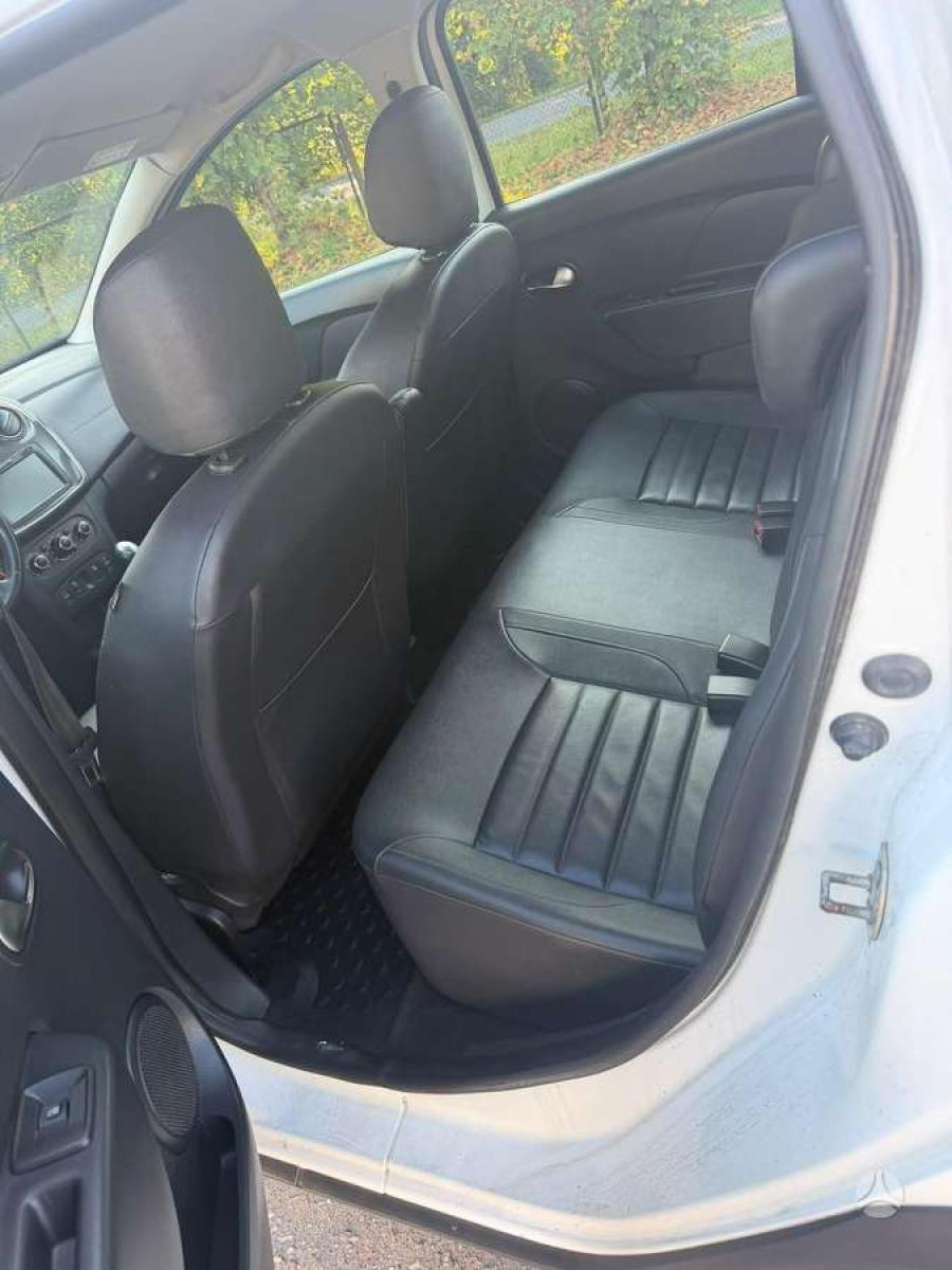 White Dacia Logan 2019 in Silale, with an engine capacity of 1.50 L and mileage of 335 thousand km for 5290 €, photo 13 on AUTOMOTO.COM.LV