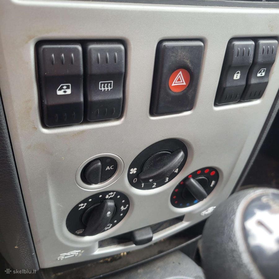 Dzeltens Dacia Logan 2006 Kauņa, ar dzinēja tilpumu 1.60 L un nobraukumu 300 tūkst. km par 850 €, foto 4 vietnē AUTOMOTO.COM.LV