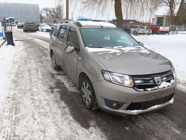 Yellow Dacia Logan 2015 in Marijampole, with an engine capacity of 1.46 L and mileage of 92 thousand km for 2850 €, photo 2 on AUTOMOTO.COM.LV